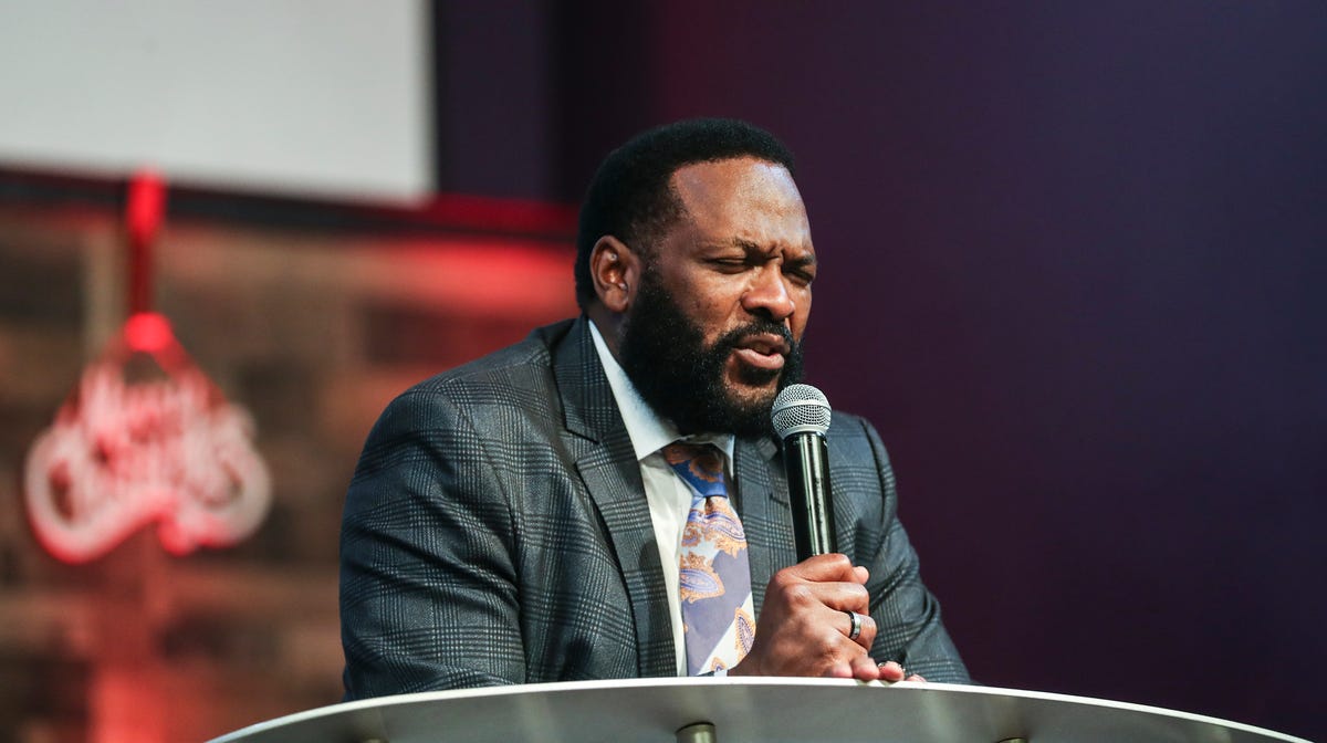 Breaking: Beloved Memphis Pastor Ricky Floyd Passes Away