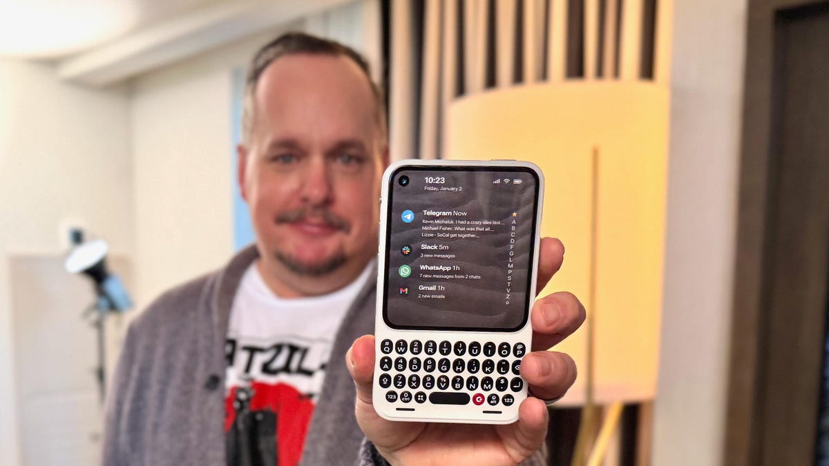 Breaking: Clicks Communicator Brings Back Physical Keyboard to Android